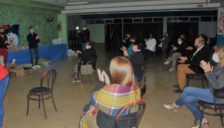 BELL VILLE: ONG´s ENTREGARON KITS DE ÚTILES ESCOLARES A DIVERSAS ...